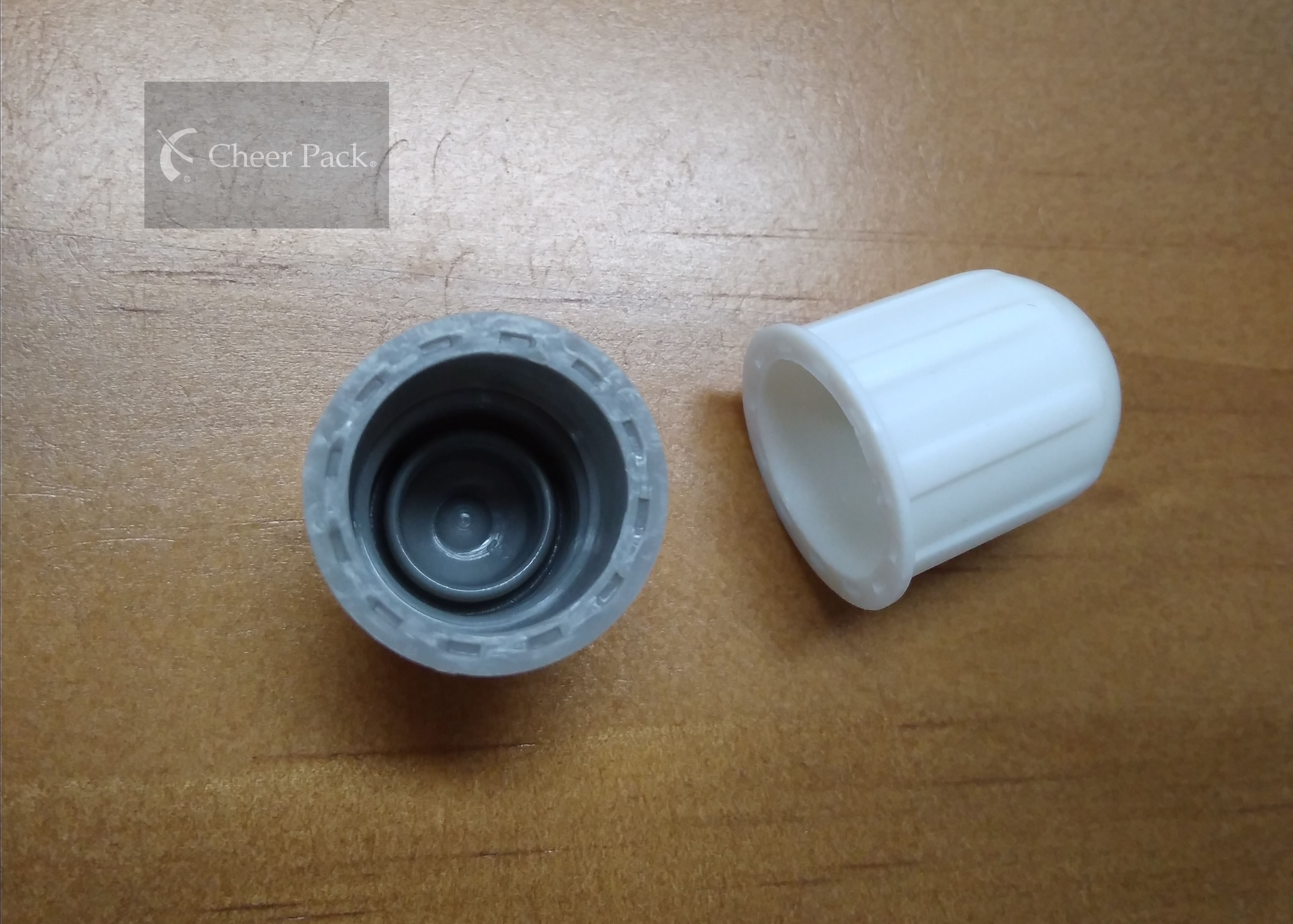 Different Style Flip Spout Cap 1.6cm Inner Size For Plastic Stand Up Bags