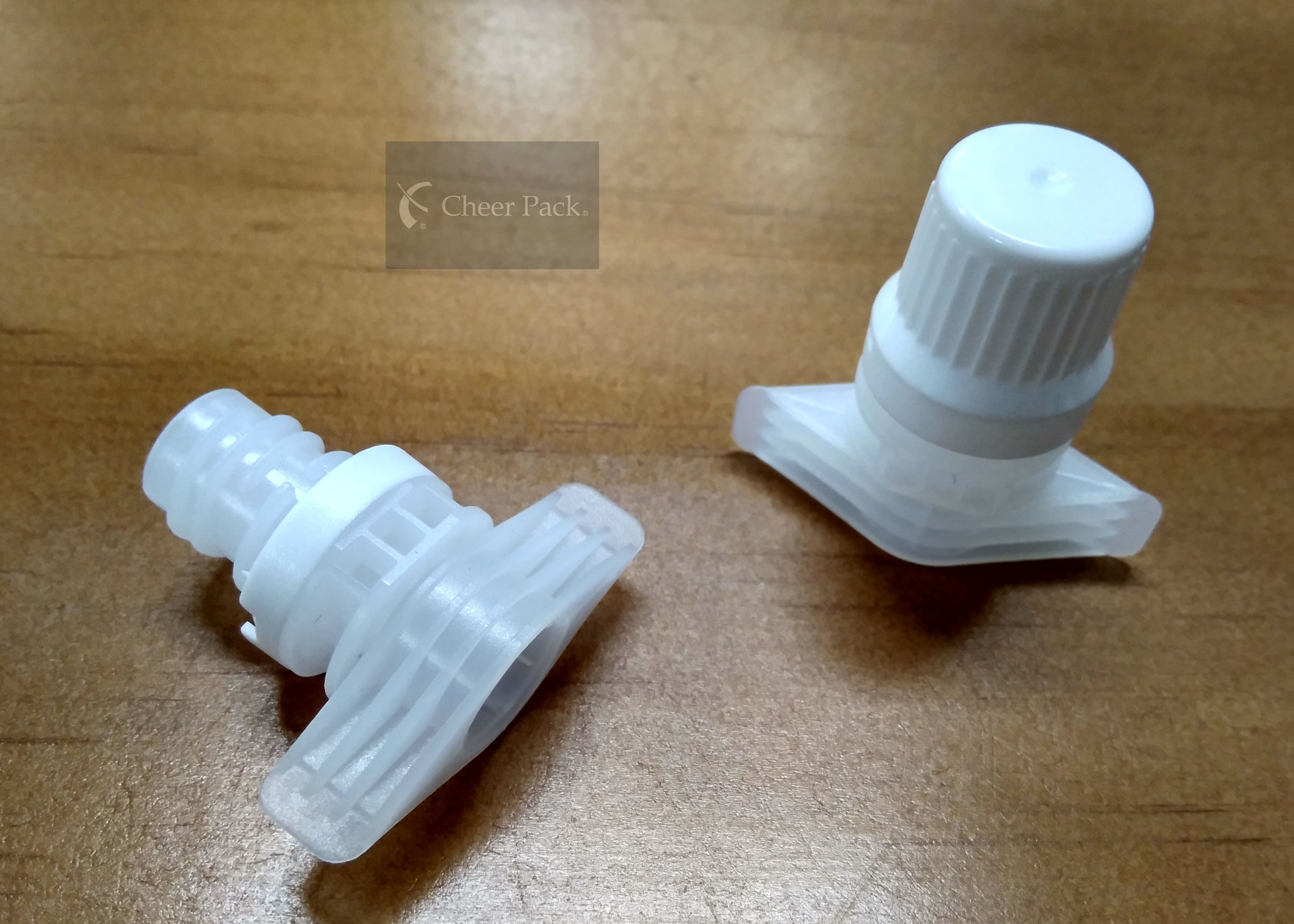 Reclosable Soft Drink Bottle Spout Cap 9.6mm Inner Diameter , White Color