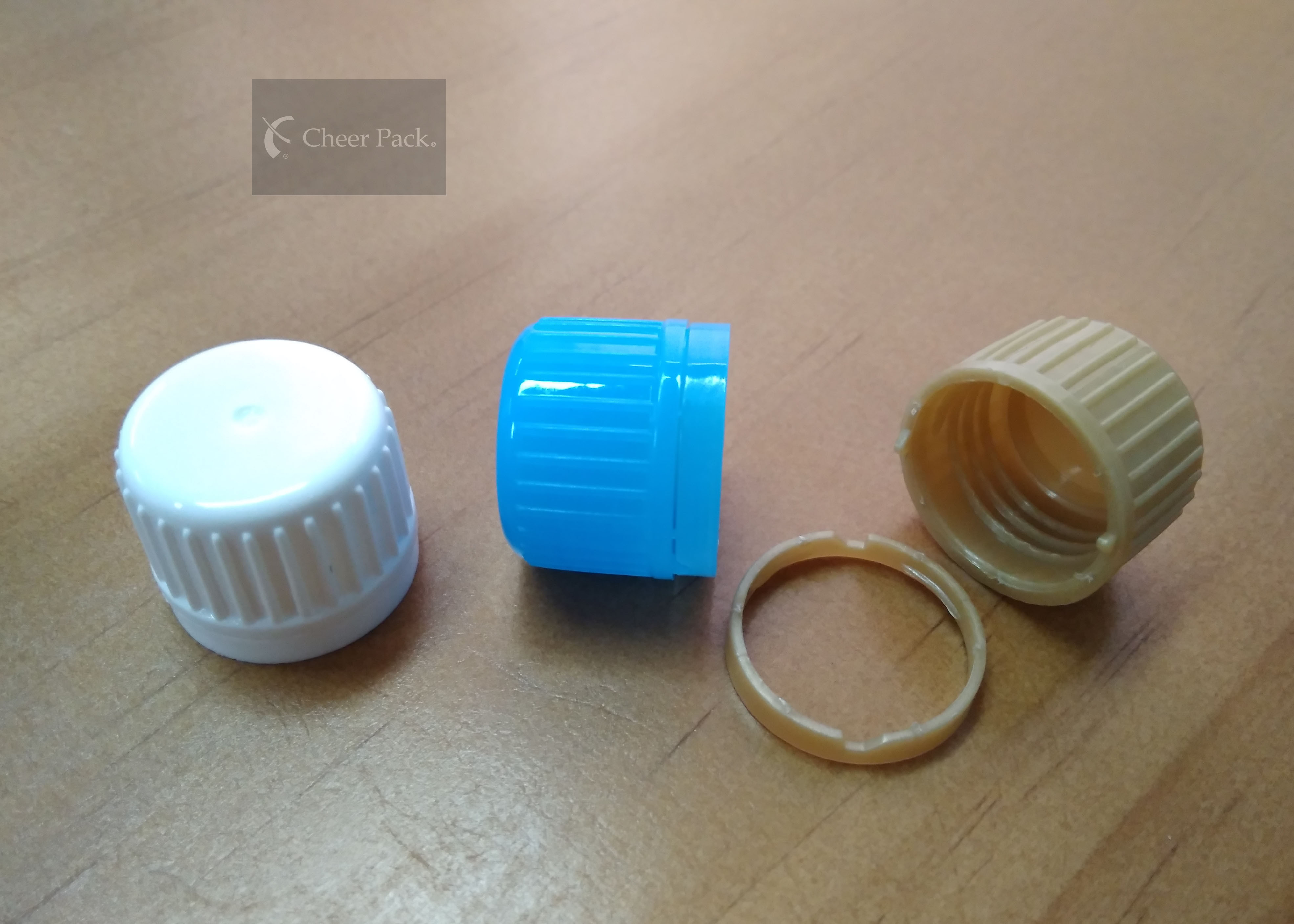 Customized Pour Spout Caps Screw Cap Type For Juice Pouch Bags